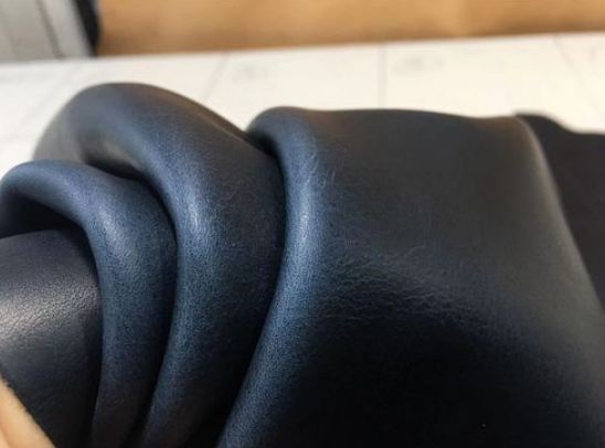 Was ist Anilinleder und seine Eigenschaften - LeatherNeo